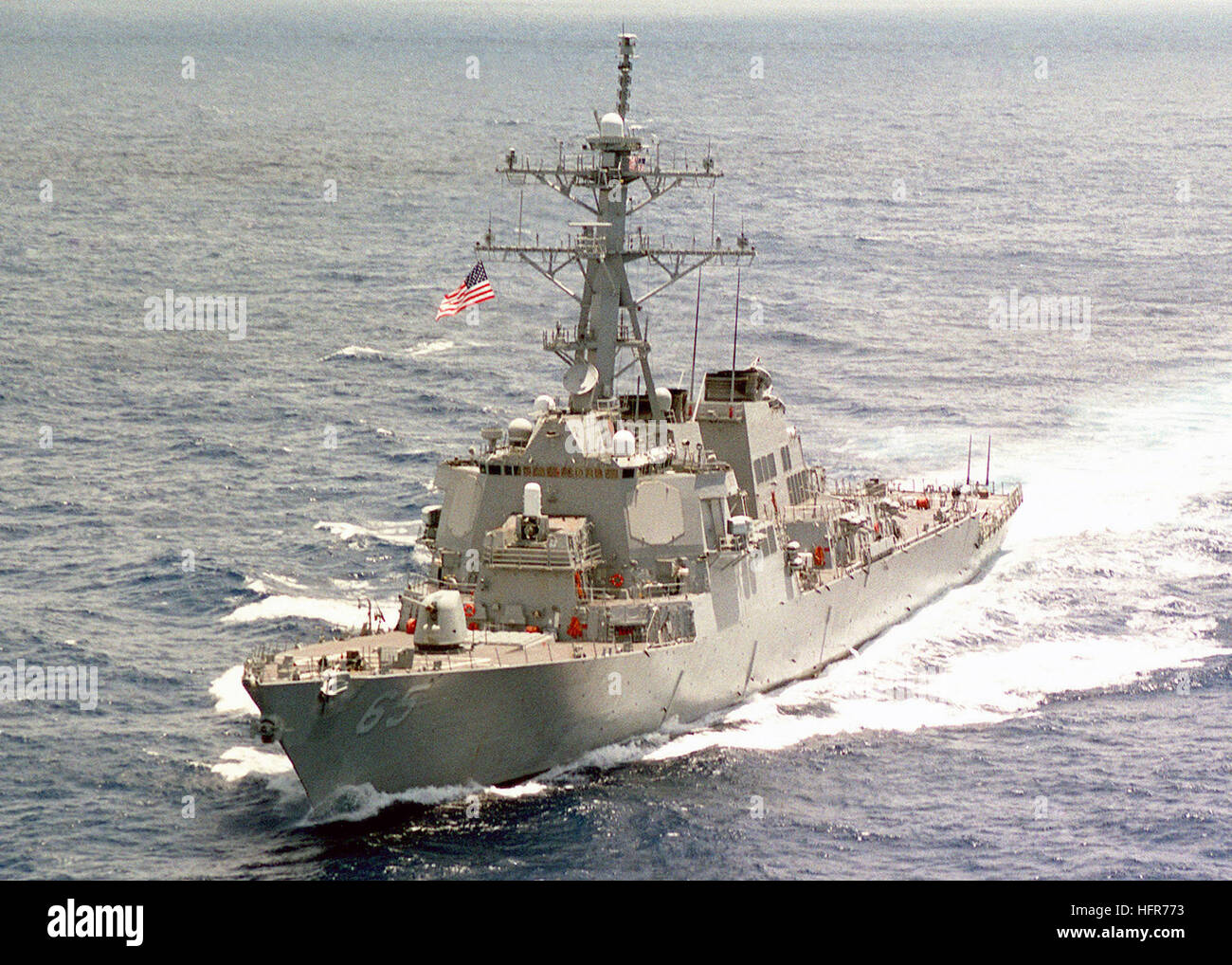 The USS Benfold (DDG-65), an Arleigh Burke-class guided missile ...
