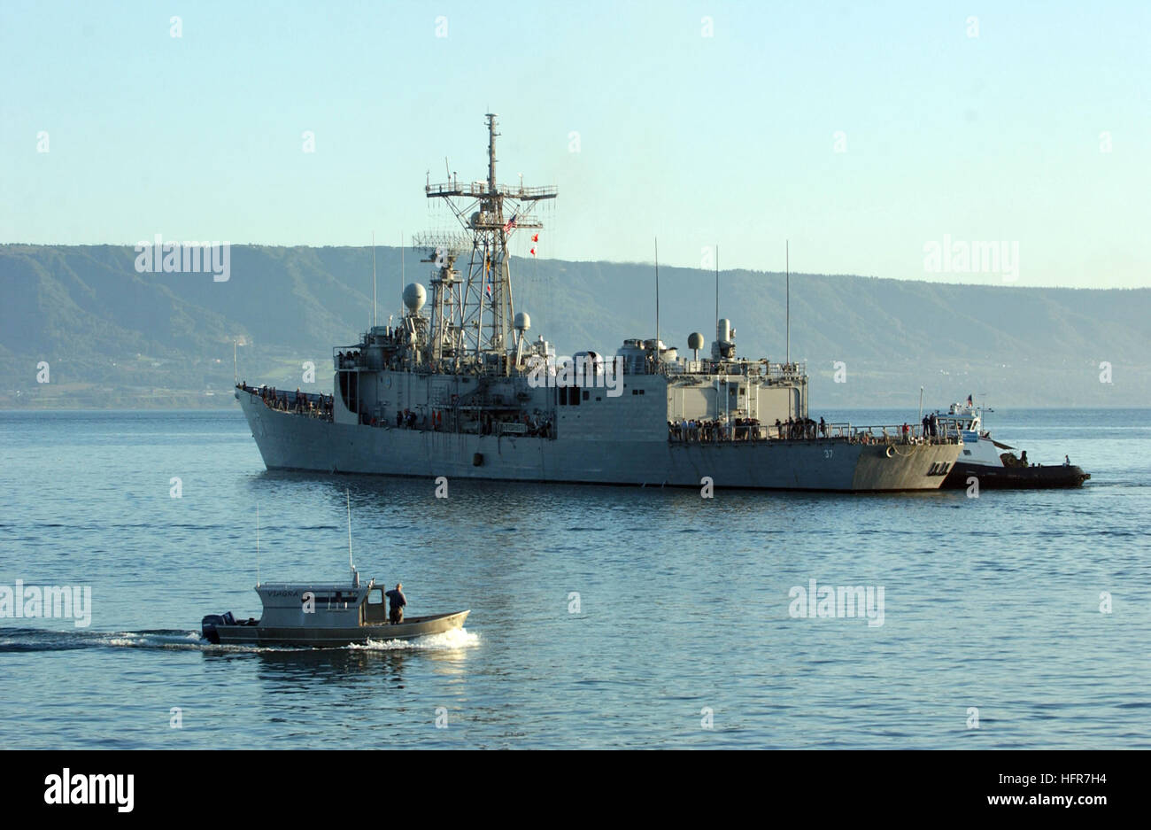 USS Crommelin (FFG-37), a guided missile frigate, arrives in Alaska for ...