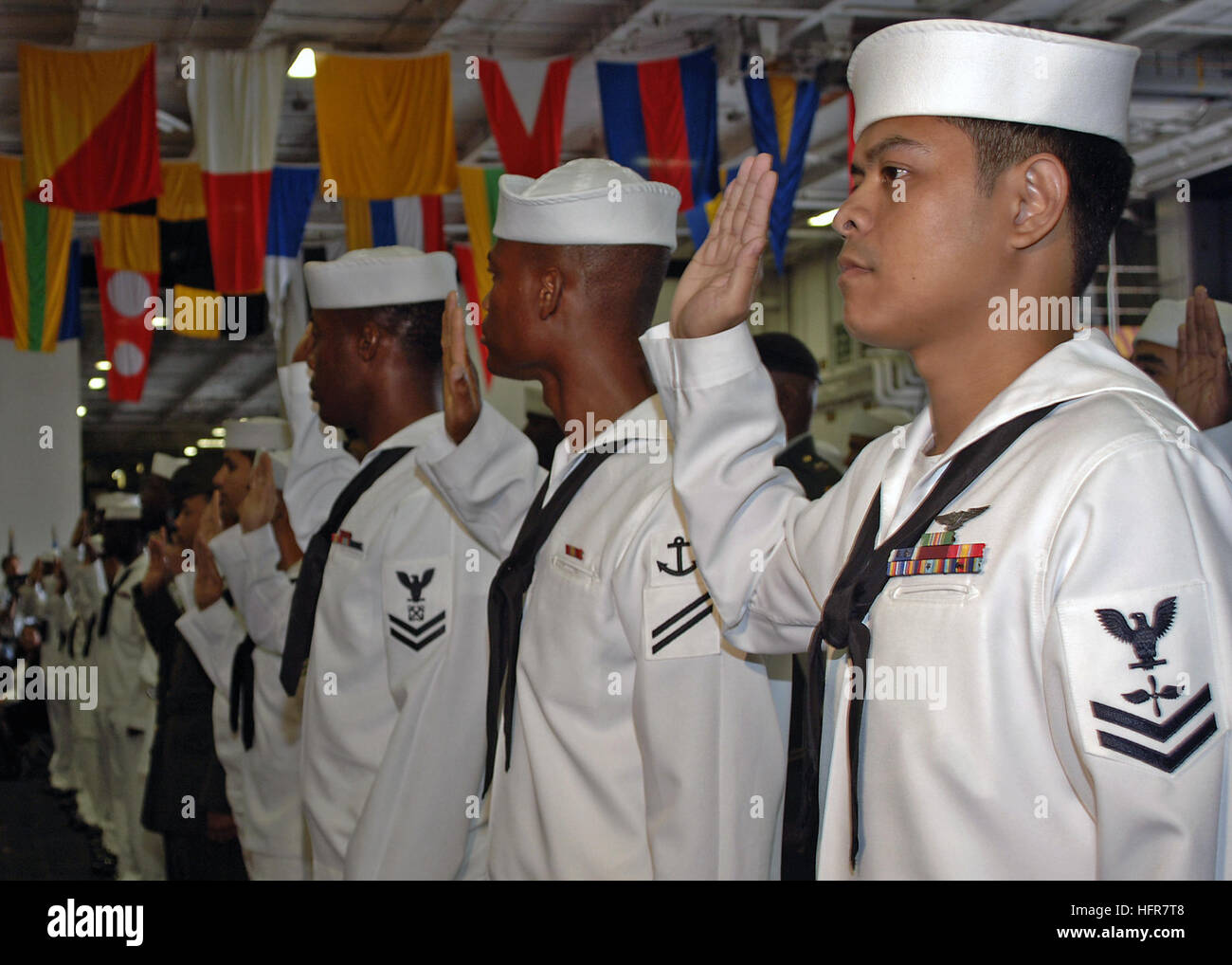 Military immigration ceremony naturalization hi-res stock photography ...