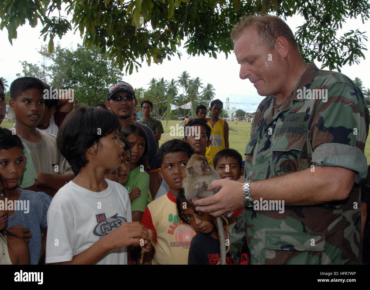 060616-N-8391L-116 Tawi Tawi, Philippines (June 16, 2006) Ð U.S. Navy ...