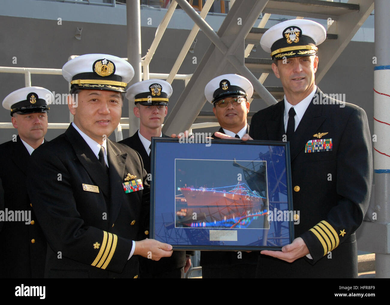 Flagship for commander u s 7th fleet hi-res stock photography and ...