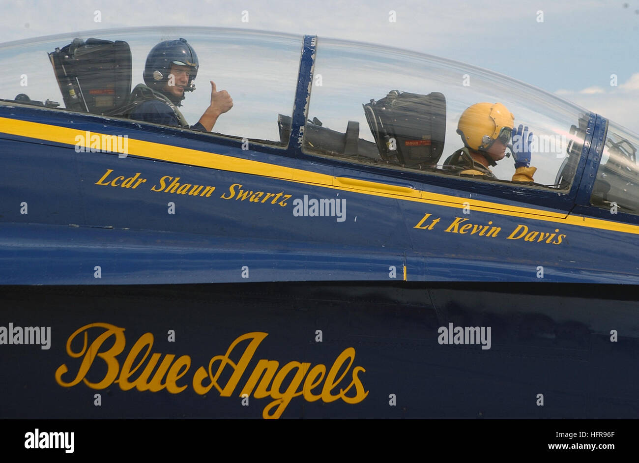 Us air force pilot gives hi-res stock photography and images - Alamy