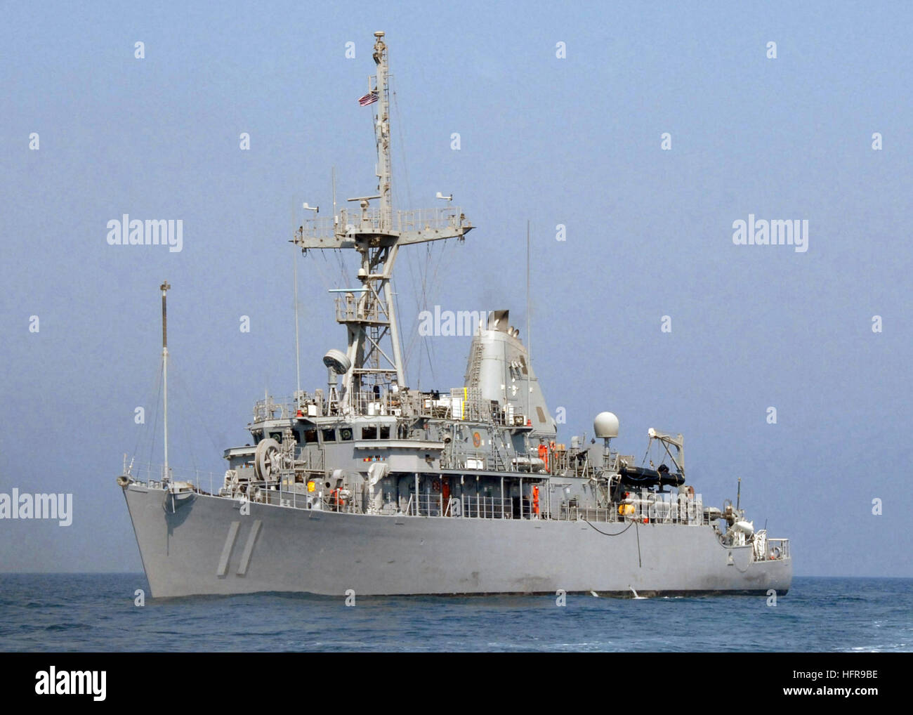 070827-N-5822P-134 PERSIAN GULF (Aug. 27, 2007) Ð Mine warfare ship USS ...