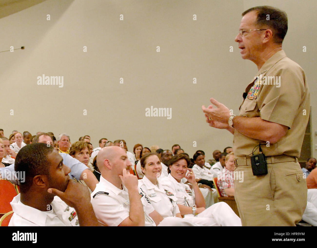 060907-N-5871I-004 Millington, Tenn. (Sept. 7, 2006) - Chief of Naval ...
