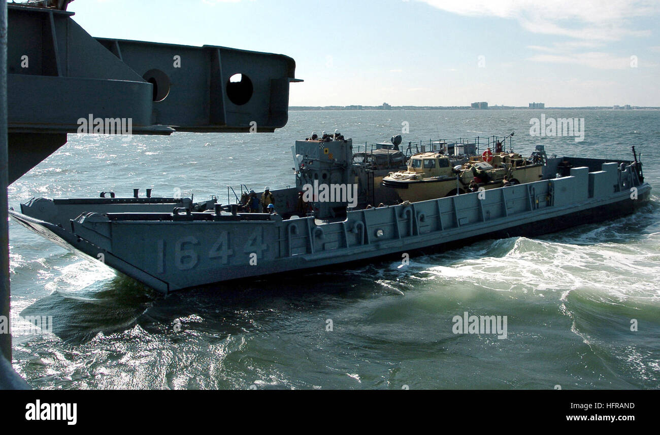 061023-N-4236E-001 Atlantic Ocean (Oct. 23, 2006) - A Landing Craft ...