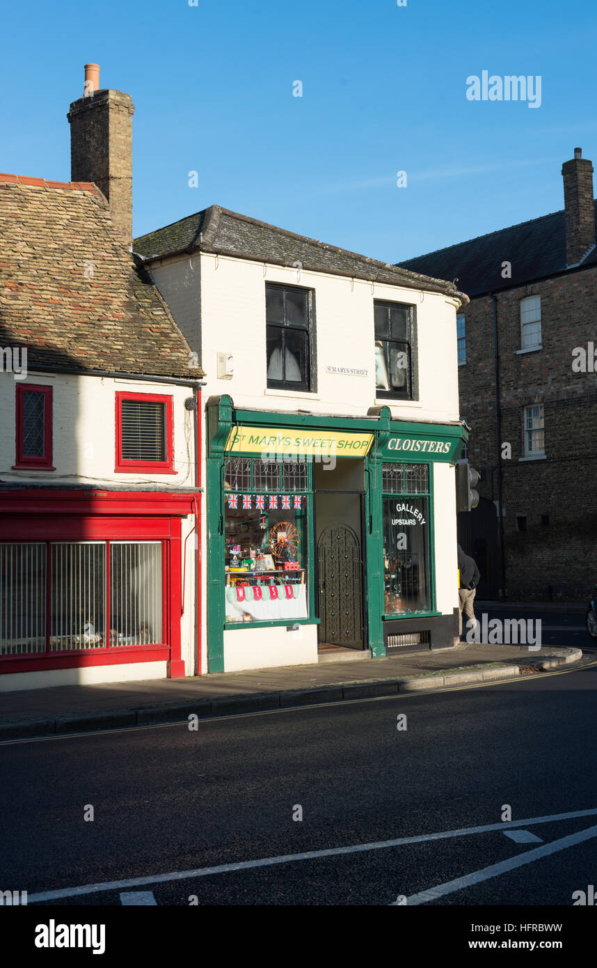 Sweet shops uk hi-res stock photography and images - Alamy