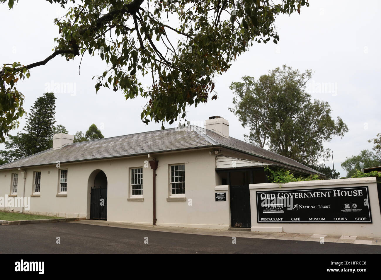 Old government house hi-res stock photography and images - Alamy