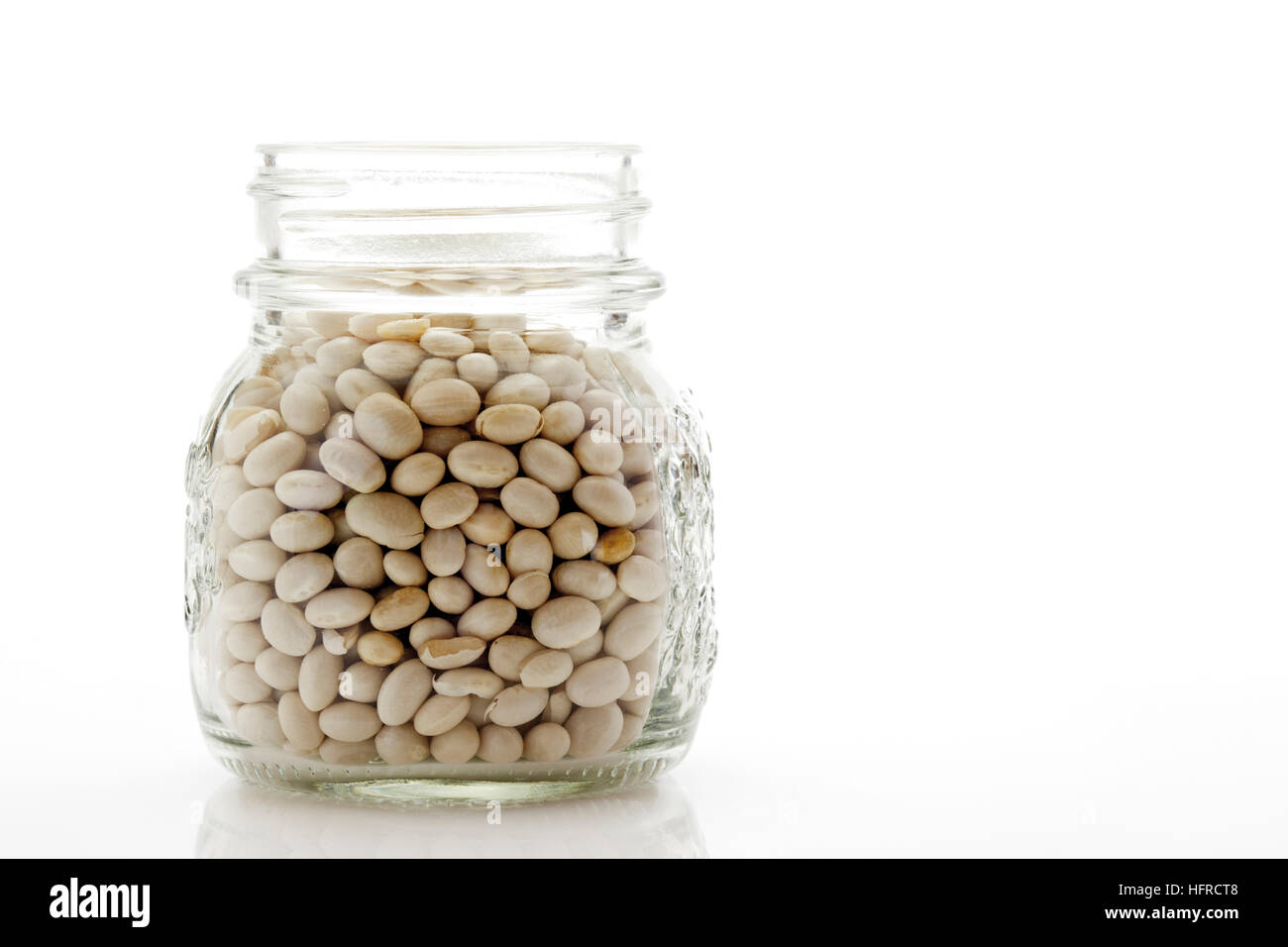 Navy beans in container hi-res stock photography and images - Alamy