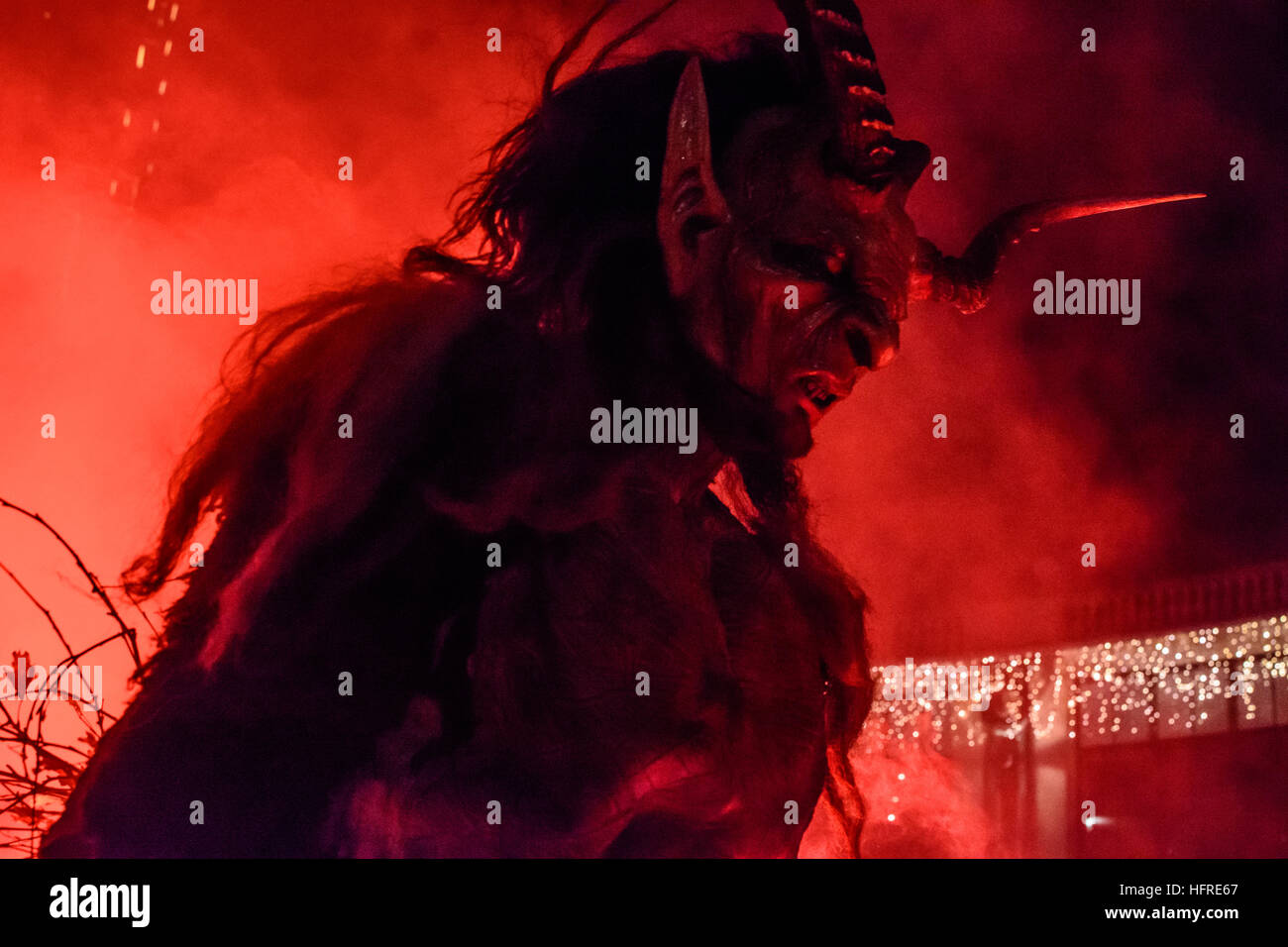 Wien, Vienna: mask procession Perchtenlauf (Perchten run) with Krampus ...