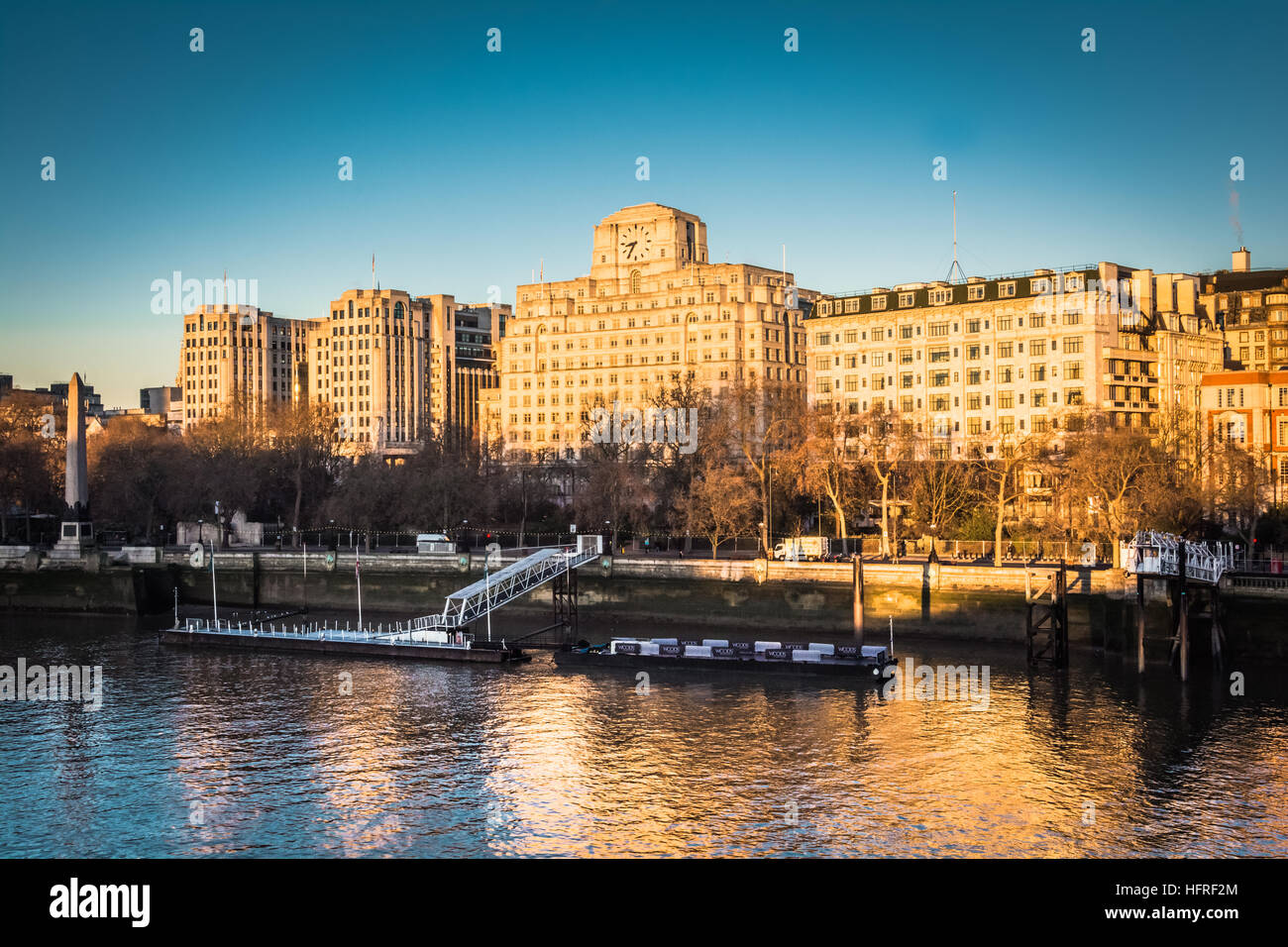 Shell mex house hi-res stock photography and images - Alamy