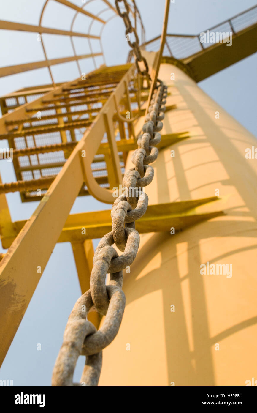 Chain on a large crane Stock Photo - Alamy