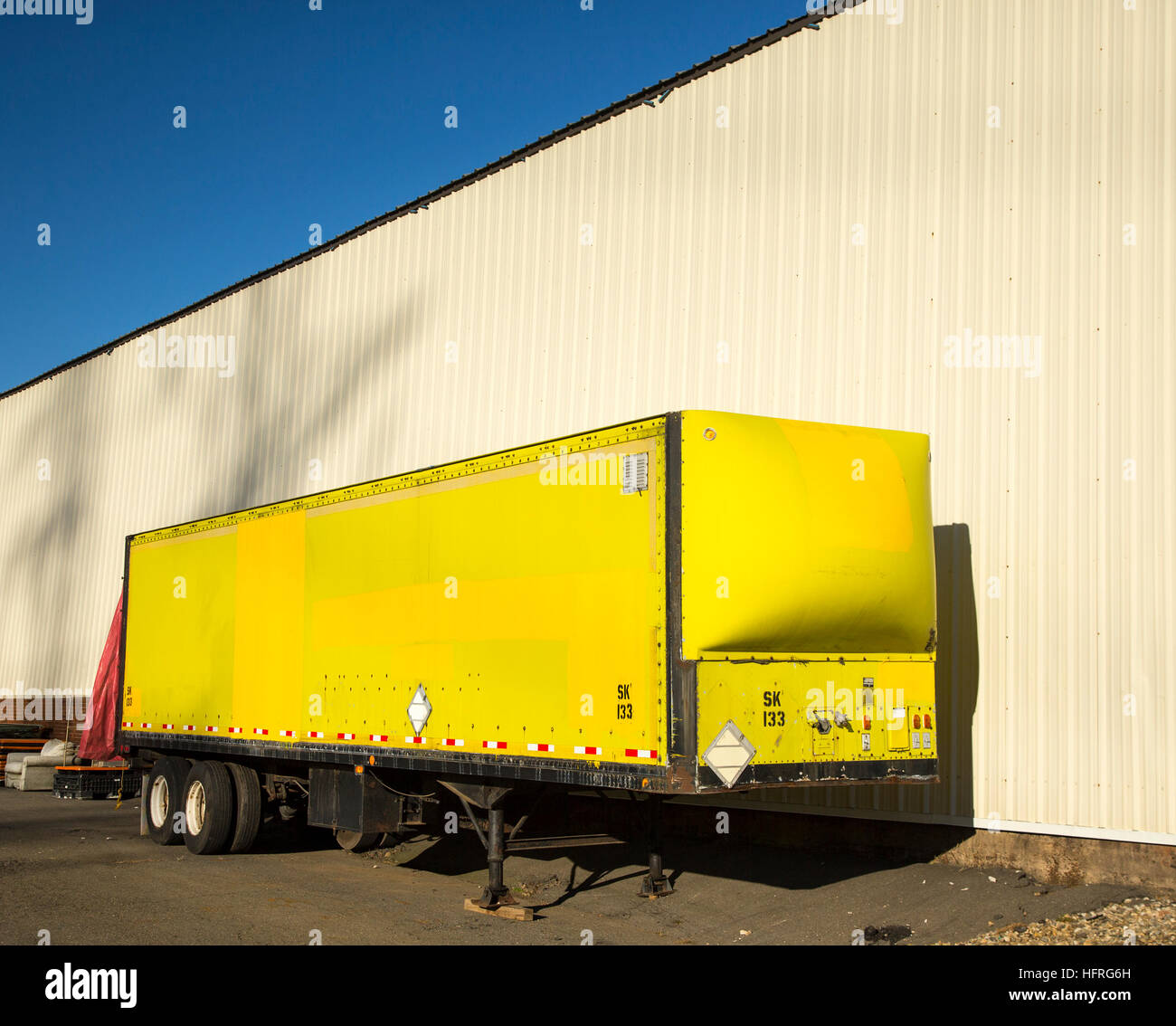 A trailer at a warehouse in New Jersey Stock Photo - Alamy