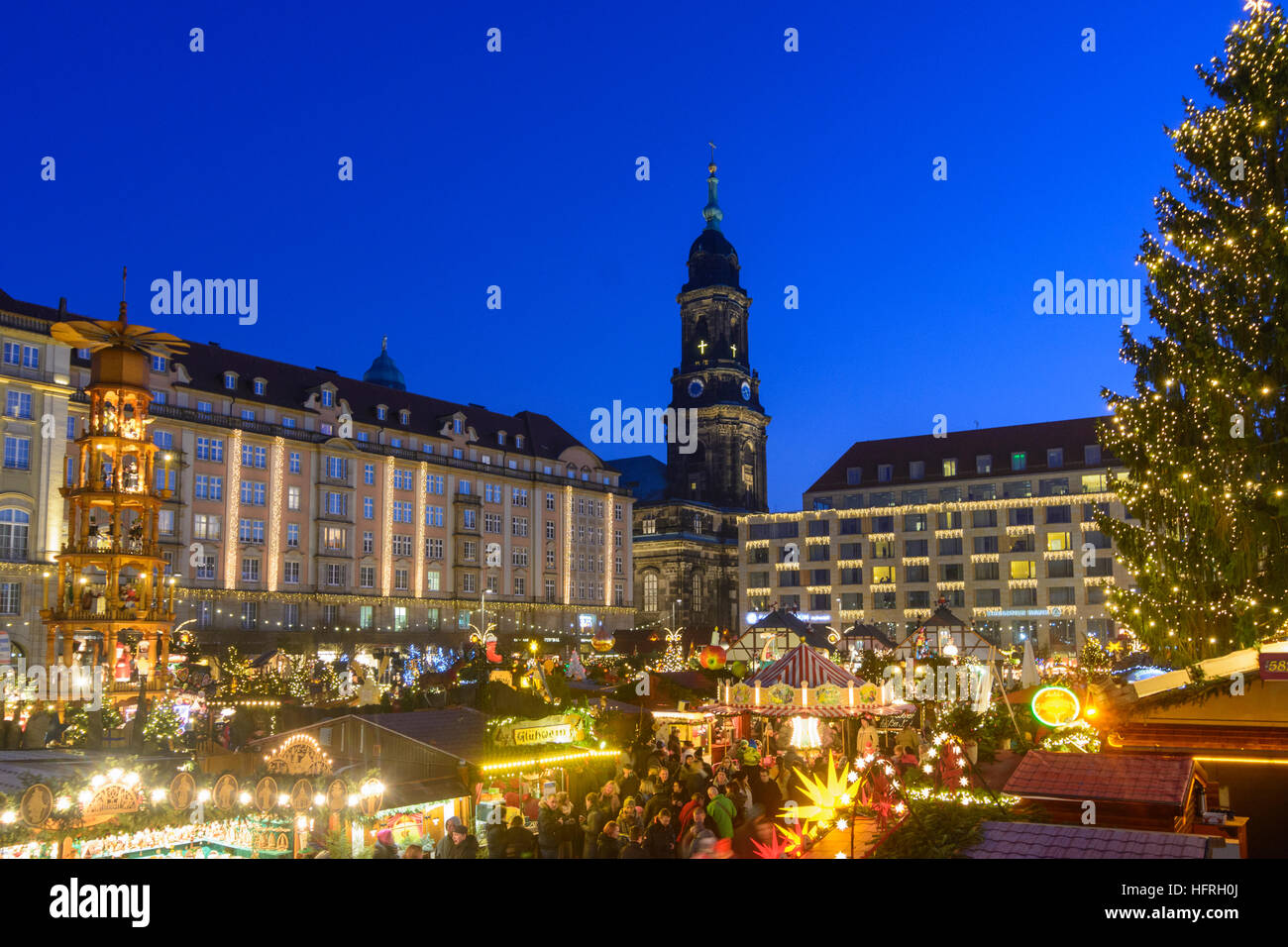 Dresden: Christmas Market Striezelmarkt at Altmarkt, church Kreuzkirche ...