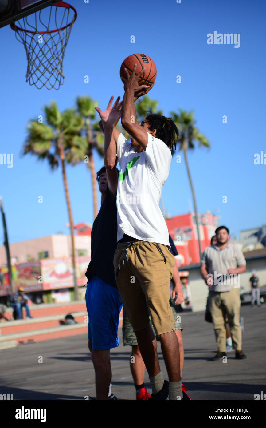 Street basketball game in Venice Beach, Los Angeles, California Stock ...