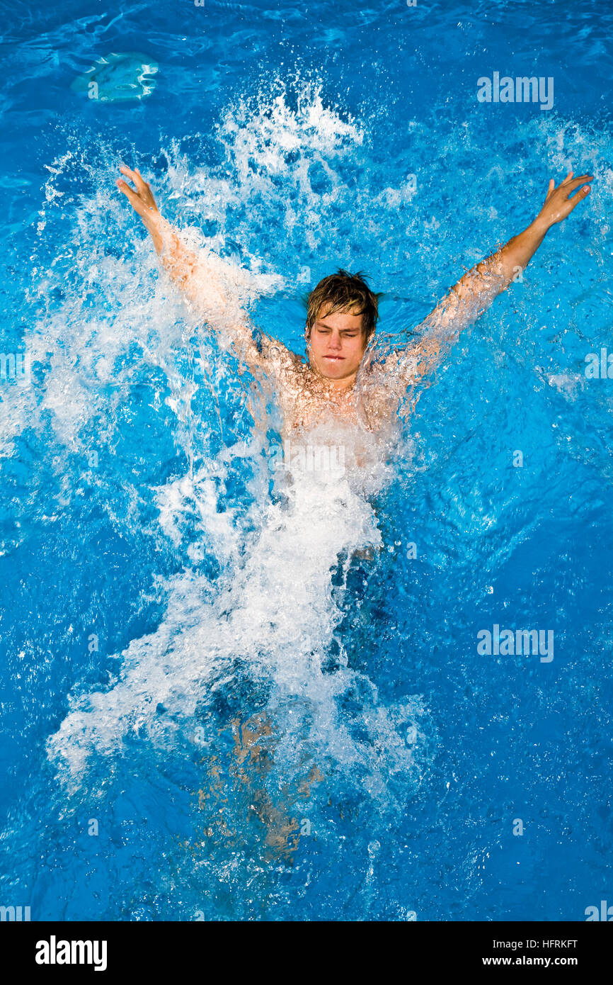 Human Cannonball Stock Photos & Human Cannonball Stock Images - Alamy