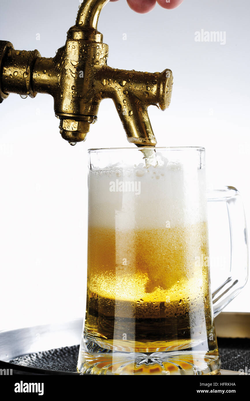 Tapping beer hi-res stock photography and images - Alamy