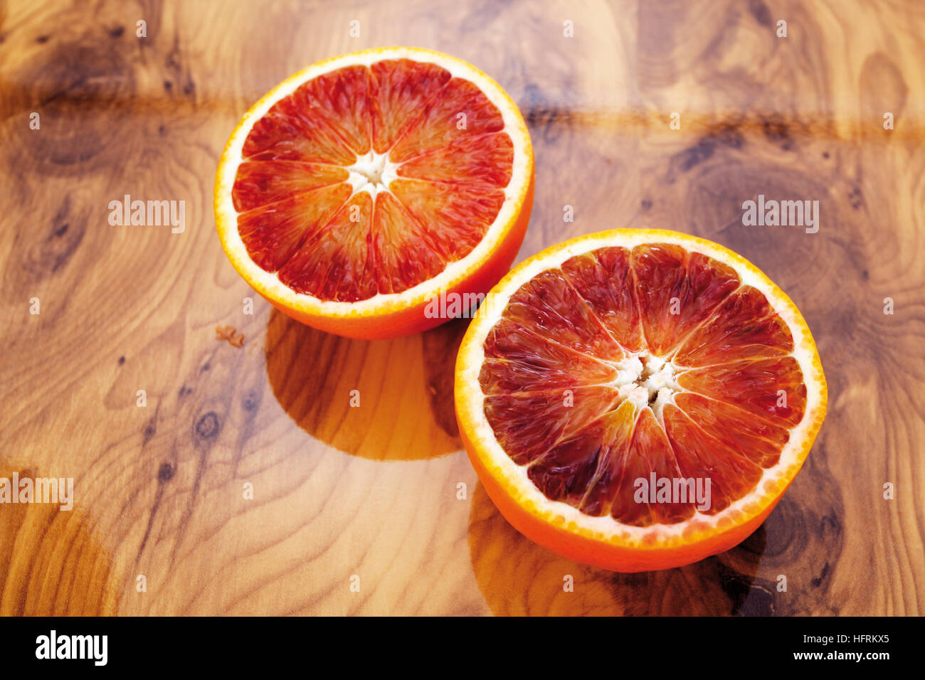 Cut-open blood orange (Citrus Stock Photo - Alamy