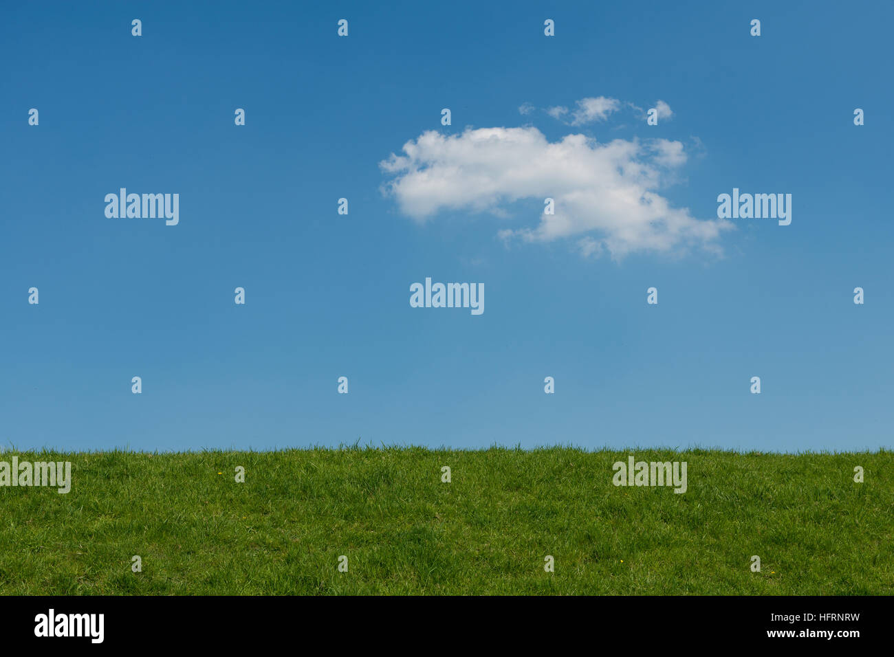 Strip of cloud hi-res stock photography and images - Alamy