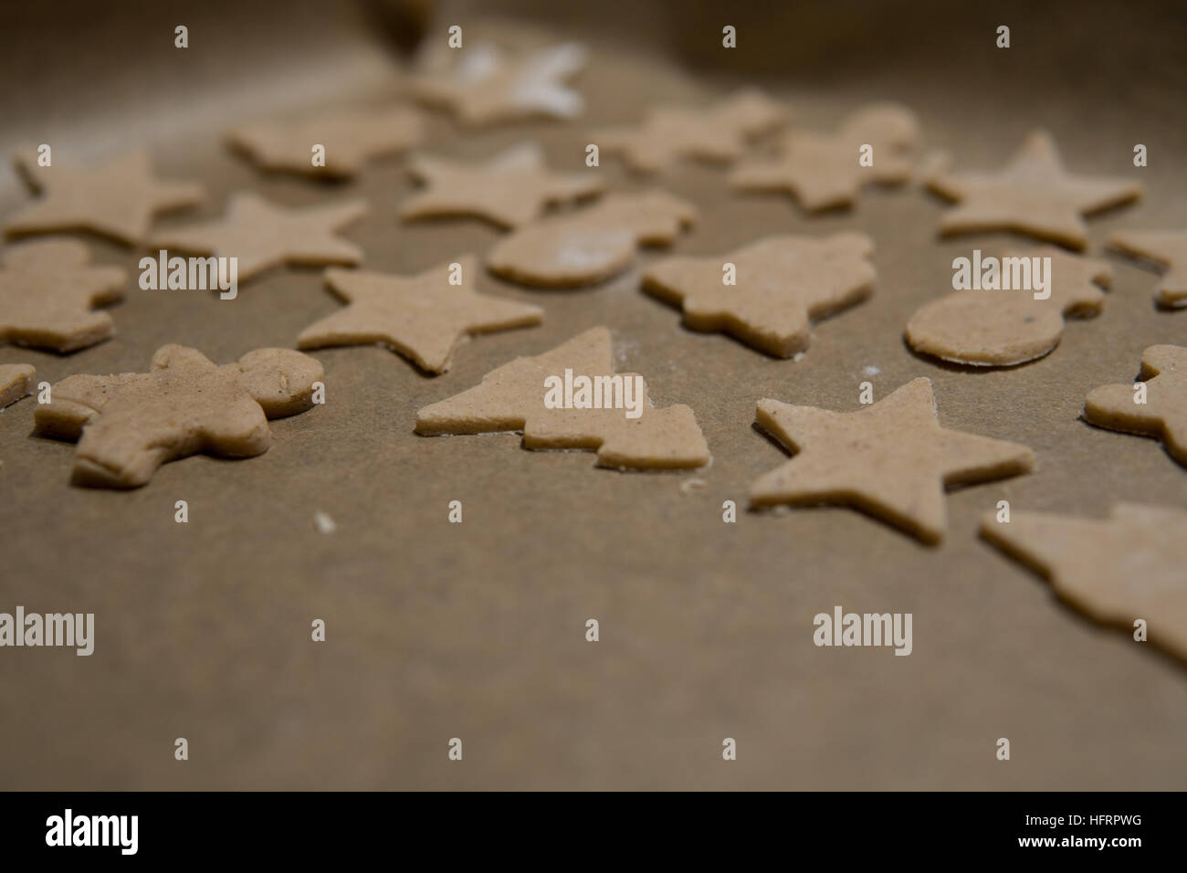Cutting out star shape hi-res stock photography and images - Alamy