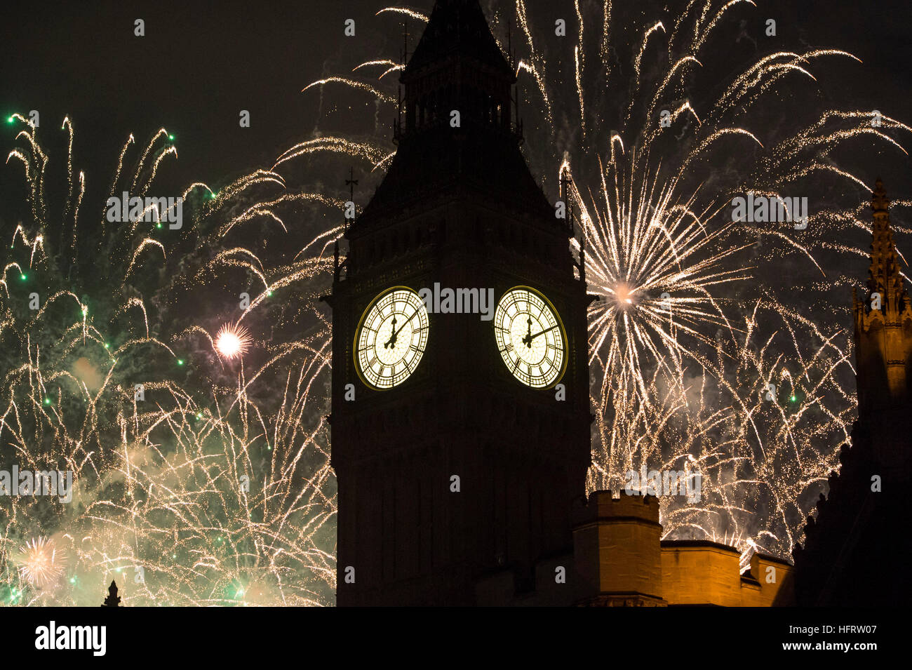 Fireworks light up sky over parliament hi-res stock photography and ...