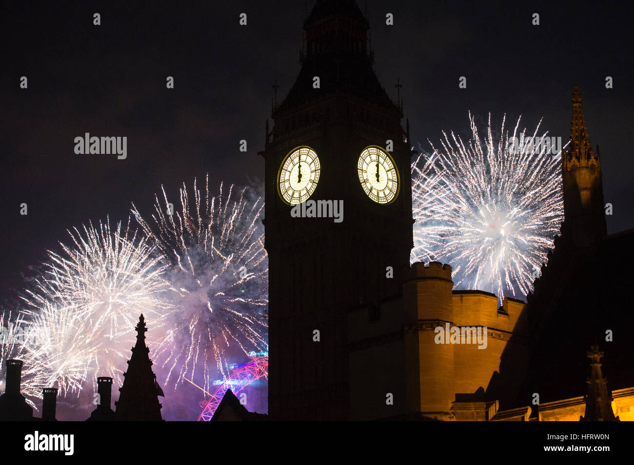 Fireworks light up sky over parliament hi-res stock photography and ...