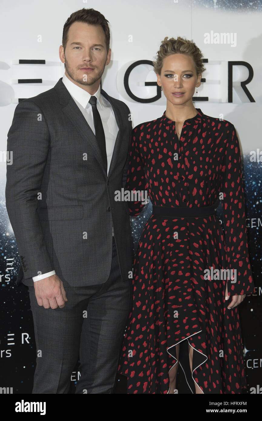 Celebrities attend a photocall for 'Passengers' in Claridge's Hotel in ...