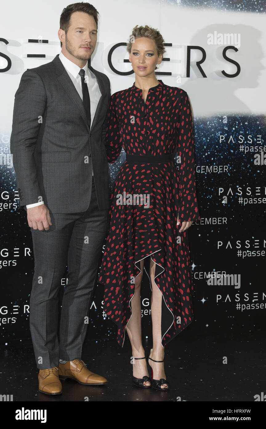 Celebrities attend a photocall for 'Passengers' in Claridge's Hotel in ...