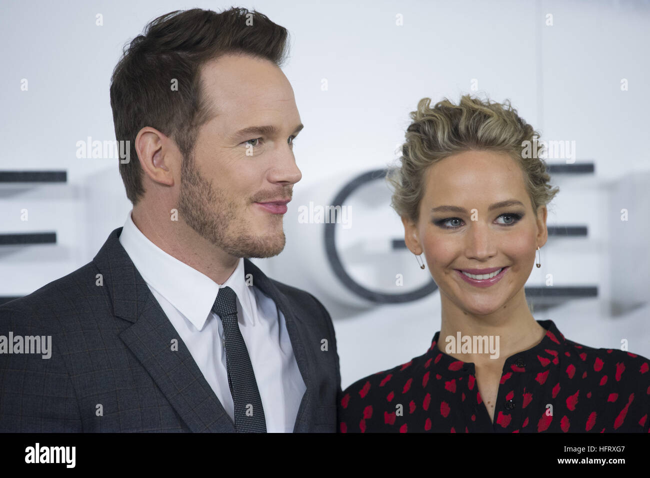 Celebrities attend a photocall for 'Passengers' in Claridge's Hotel in ...