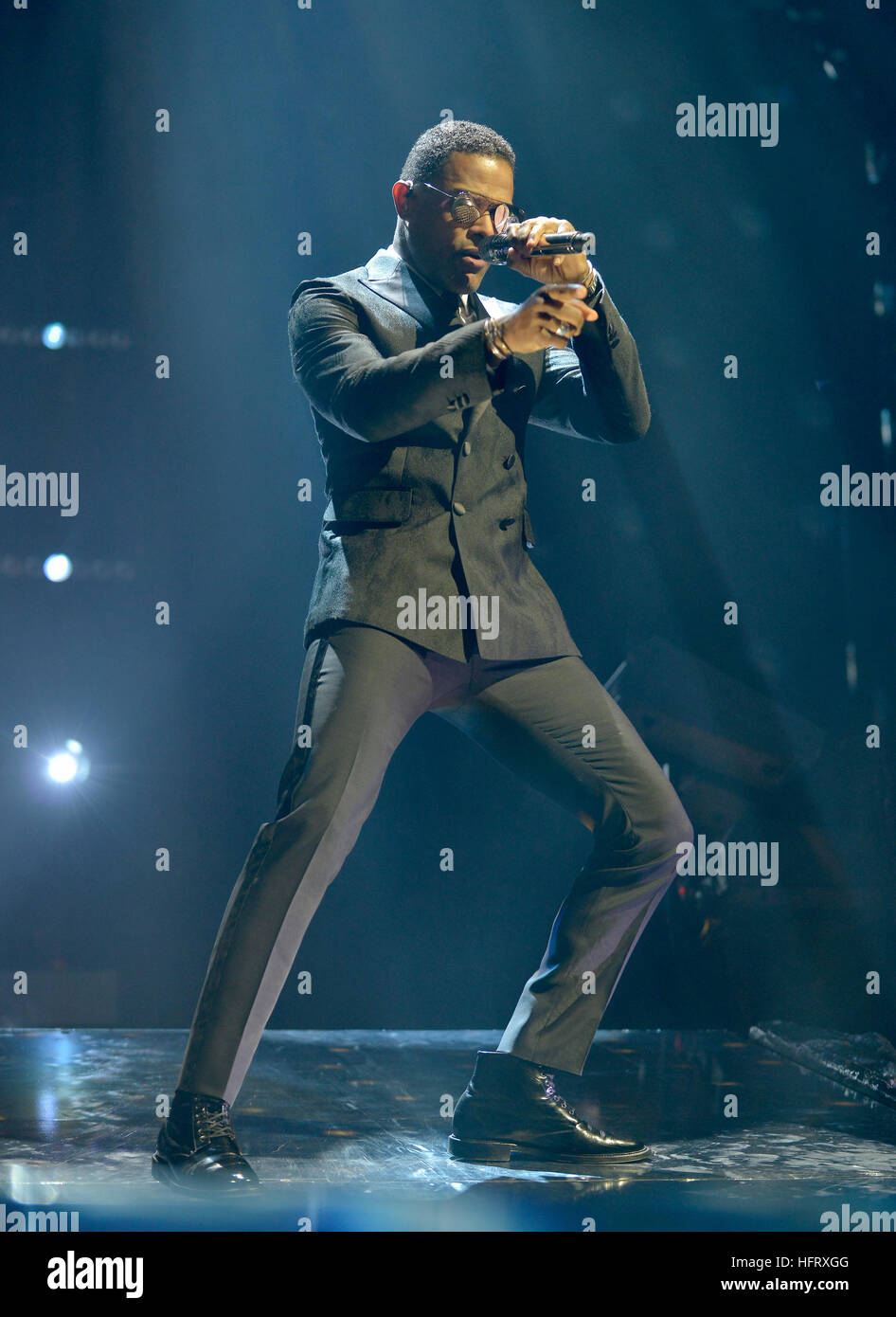Maxwell performing live in concert supporting Mary J. Blige during her ...