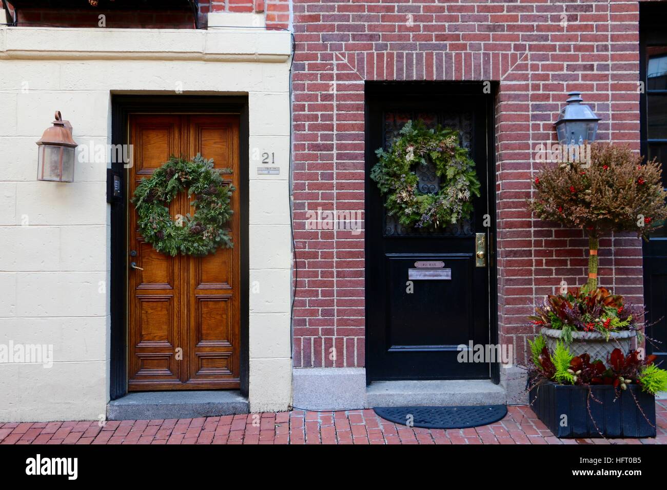 Two front doors hi-res stock photography and images - Alamy