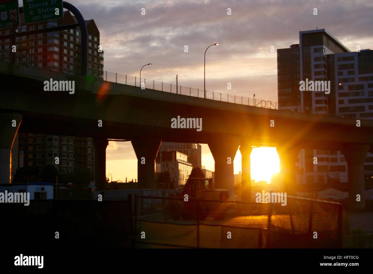 Sunset behind bridge hi-res stock photography and images - Alamy