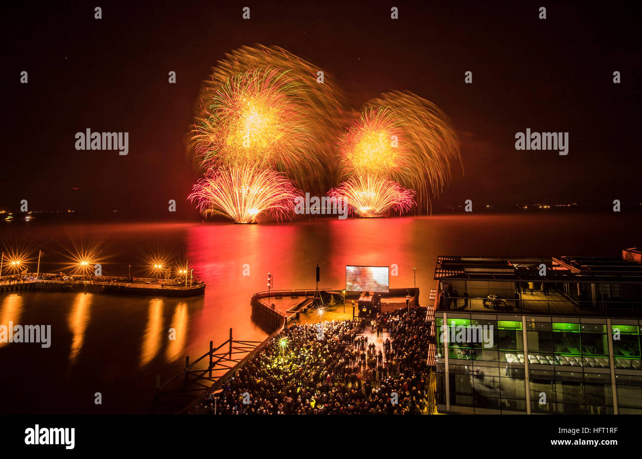 Hull city of culture fireworks hi-res stock photography and images - Alamy