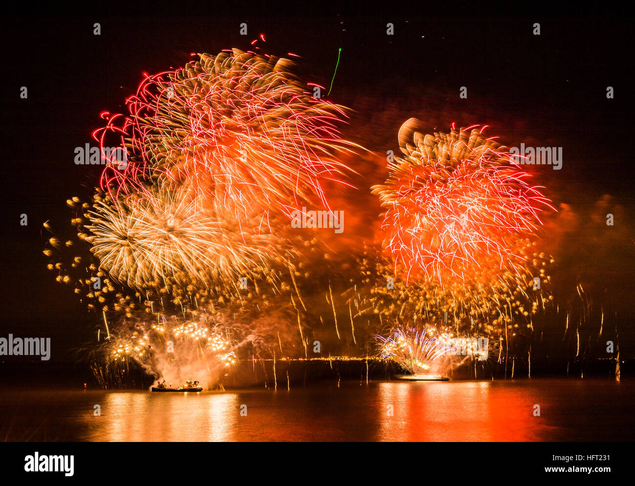 Hull city of culture fireworks hi-res stock photography and images - Alamy