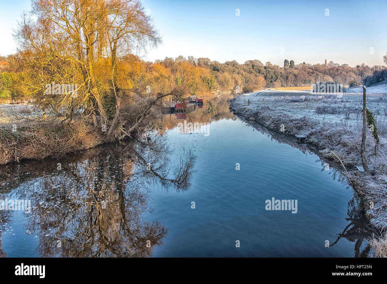 Trees river reflections hi-res stock photography and images - Alamy