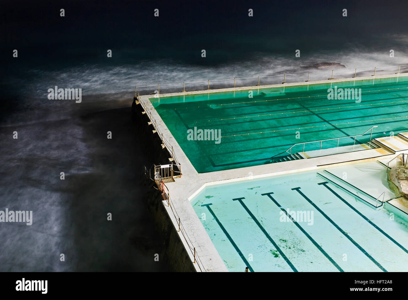 Swimming pool in bondi beach hi-res stock photography and images - Alamy