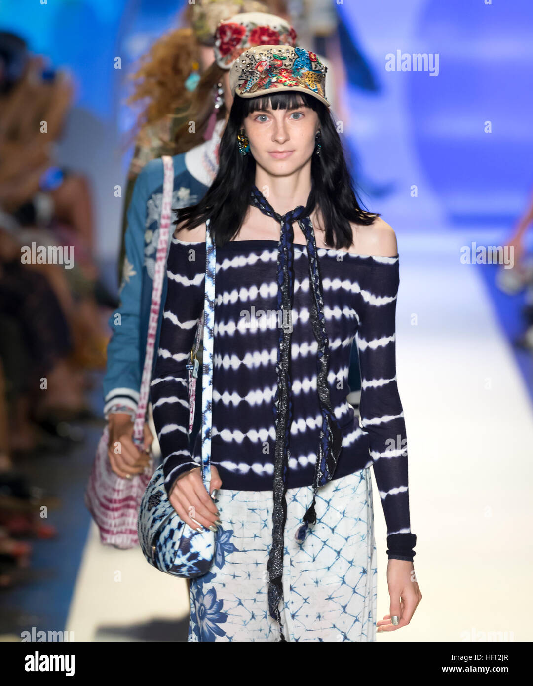 Desigual models hi-res stock photography and images - Alamy