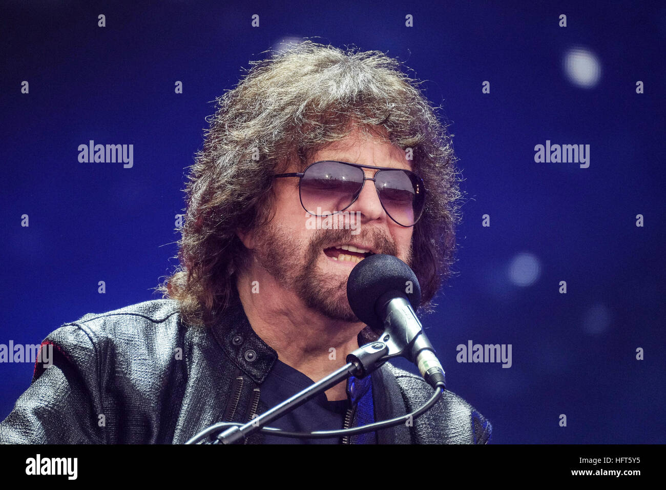Jeff Lynne's ELO - Electric Light Orchestra plays Glastonbury Festival ...