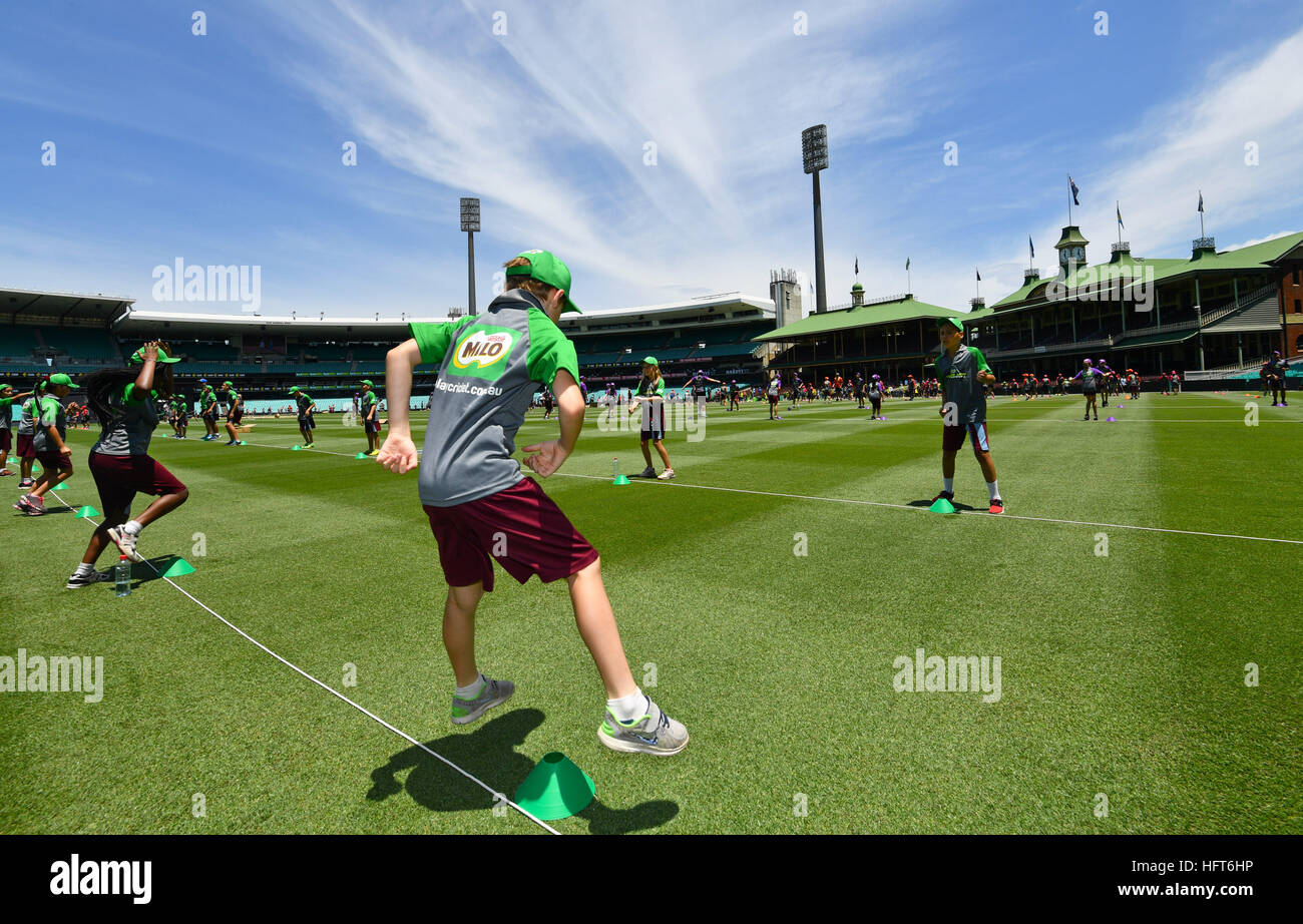 Guinness world record for cricket australia biggest cricket lesson scg ...