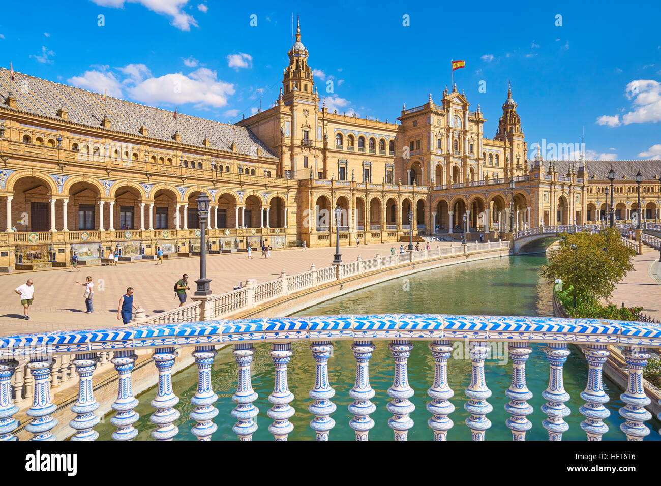 Plaza de espana seville bridge hi-res stock photography and images - Alamy