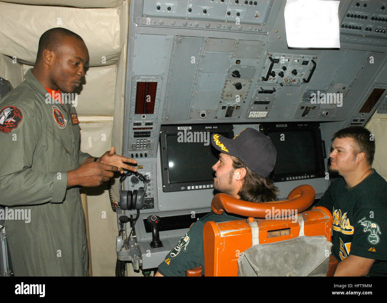 Aviation warfare systems operator 2nd hi-res stock photography and ...