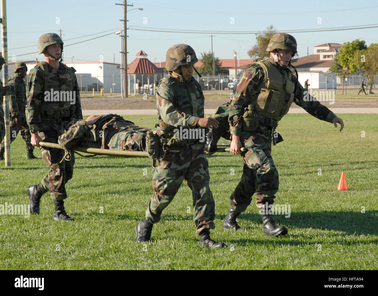 061123-N-3560G-022 Port Hueneme, Calif. (Nov. 23, 2006) - Members of ...
