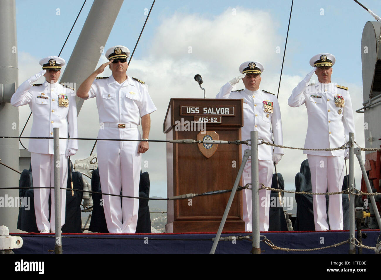 Uss salvor ars 52 hi-res stock photography and images - Alamy