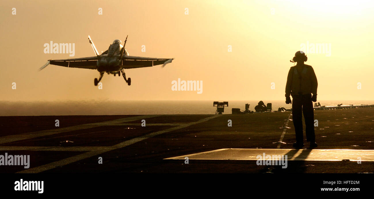 Flight deck certifications hi-res stock photography and images - Alamy