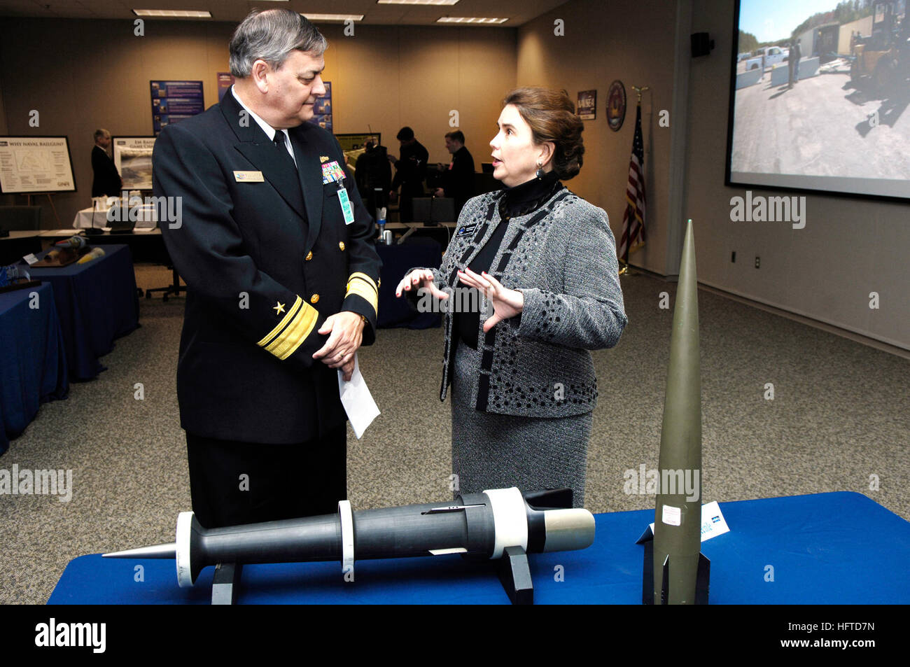 Electromagnetic railgun emrg program hi-res stock photography and ...