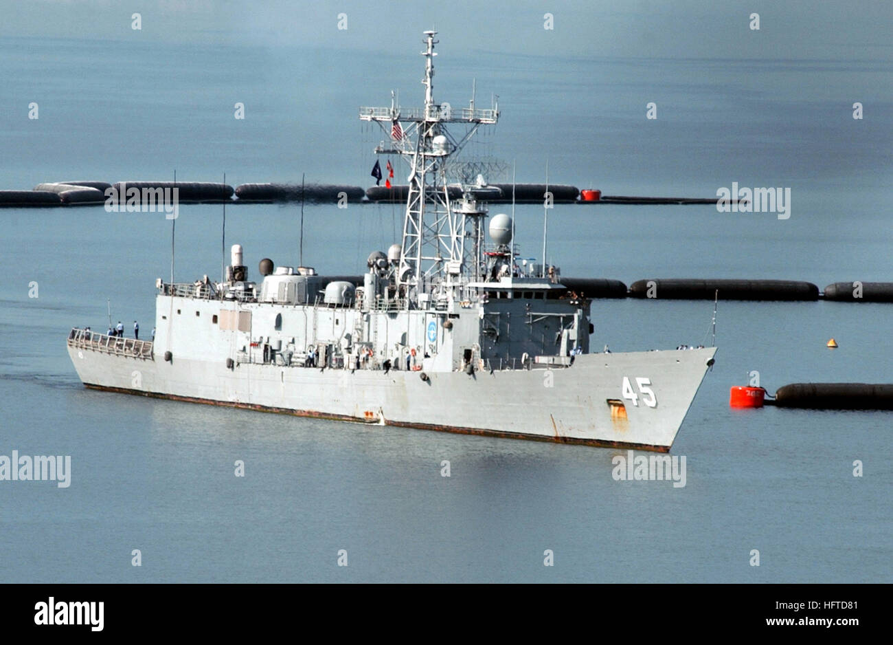 The US Navy (USN) Oliver Hazard Perry Class Guided Missile Frigate USS ...