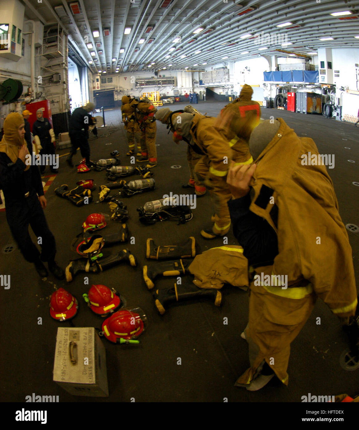Amphibious assault ship uss boxers lhd 4 hi-res stock photography and ...
