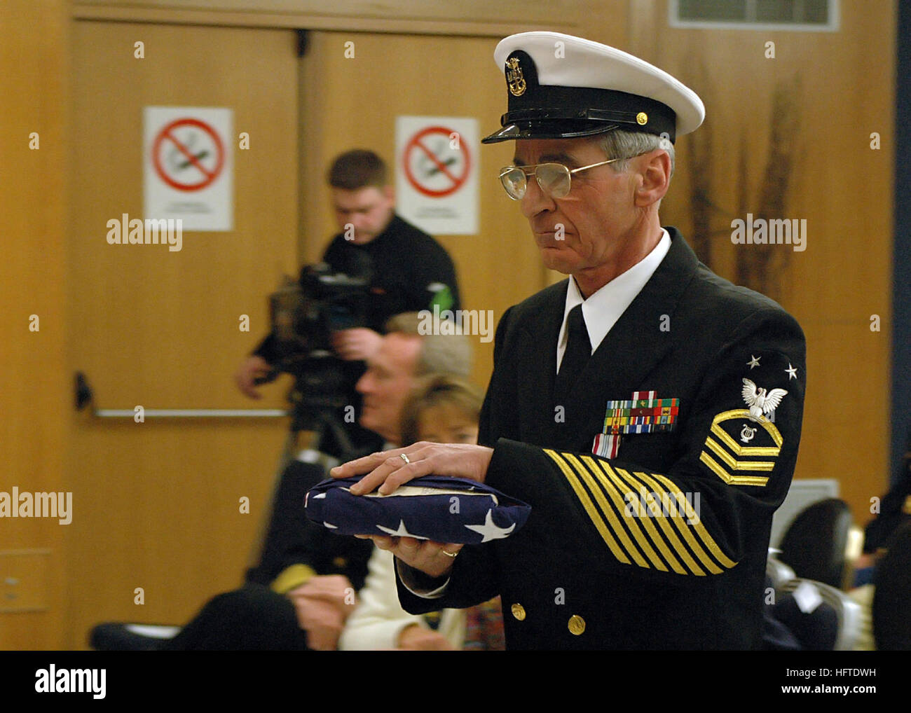 070125-N-7805K-002 Naples, Italy (Jan. 25, 2007) - Master Chief ...