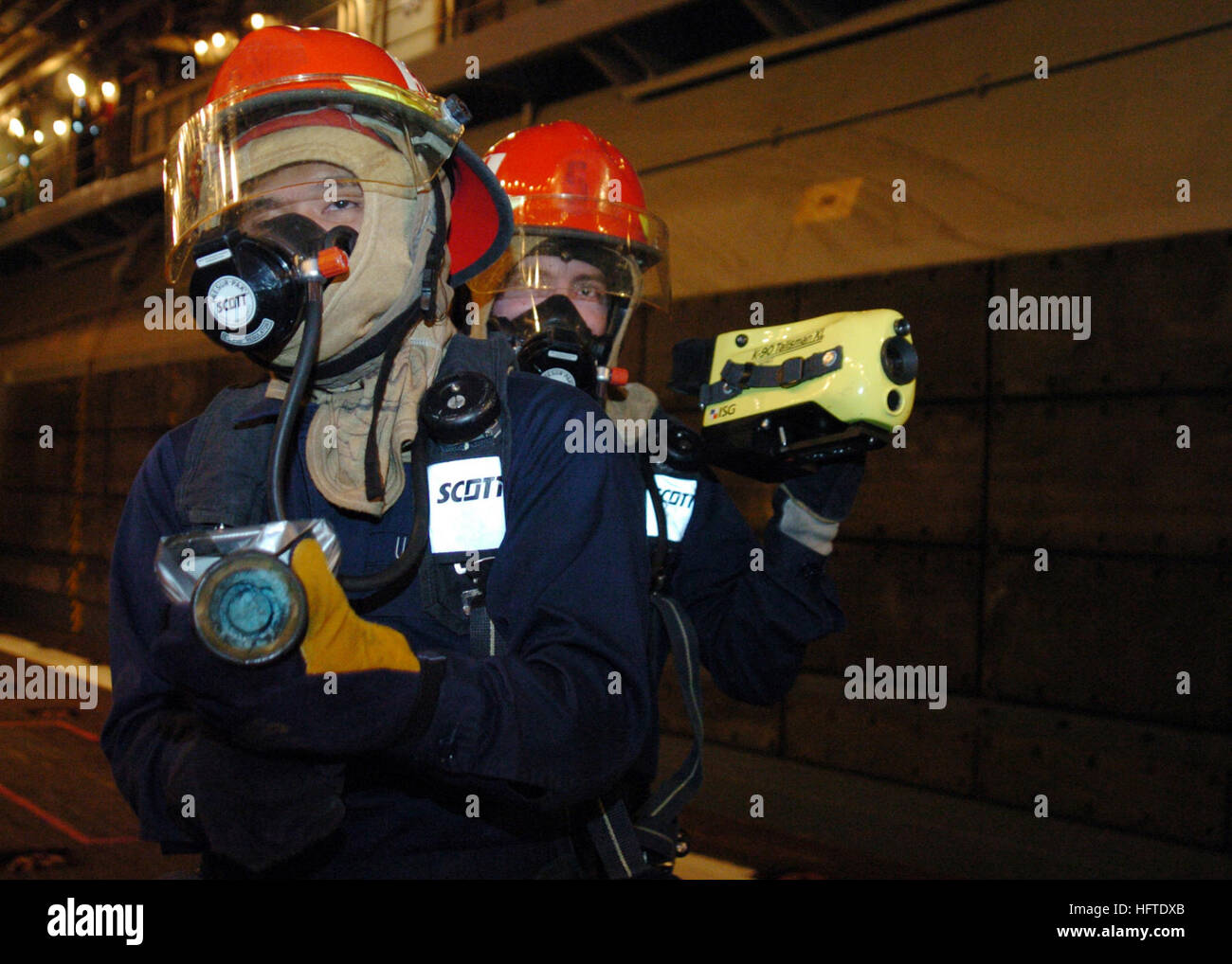 Naval firefighting thermal imager nfti hi-res stock photography and ...