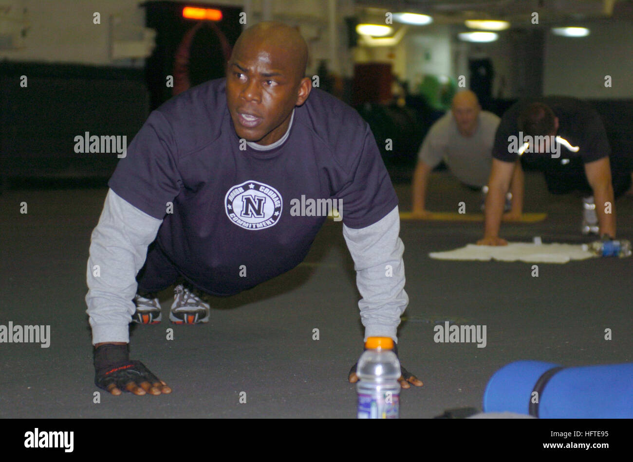 070130-N-4420S-034 Pacific Ocean (Jan. 31, 2007) - Command Fitness ...