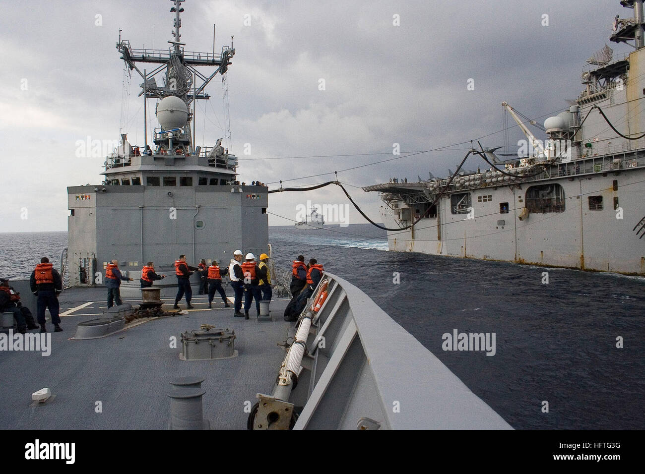 Uss essex frigate hi-res stock photography and images - Alamy